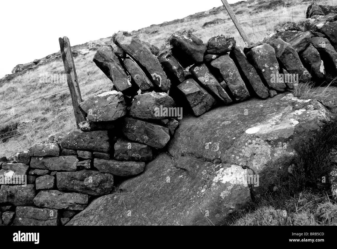 Mur de digue Banque d'images noir et blanc - Alamy