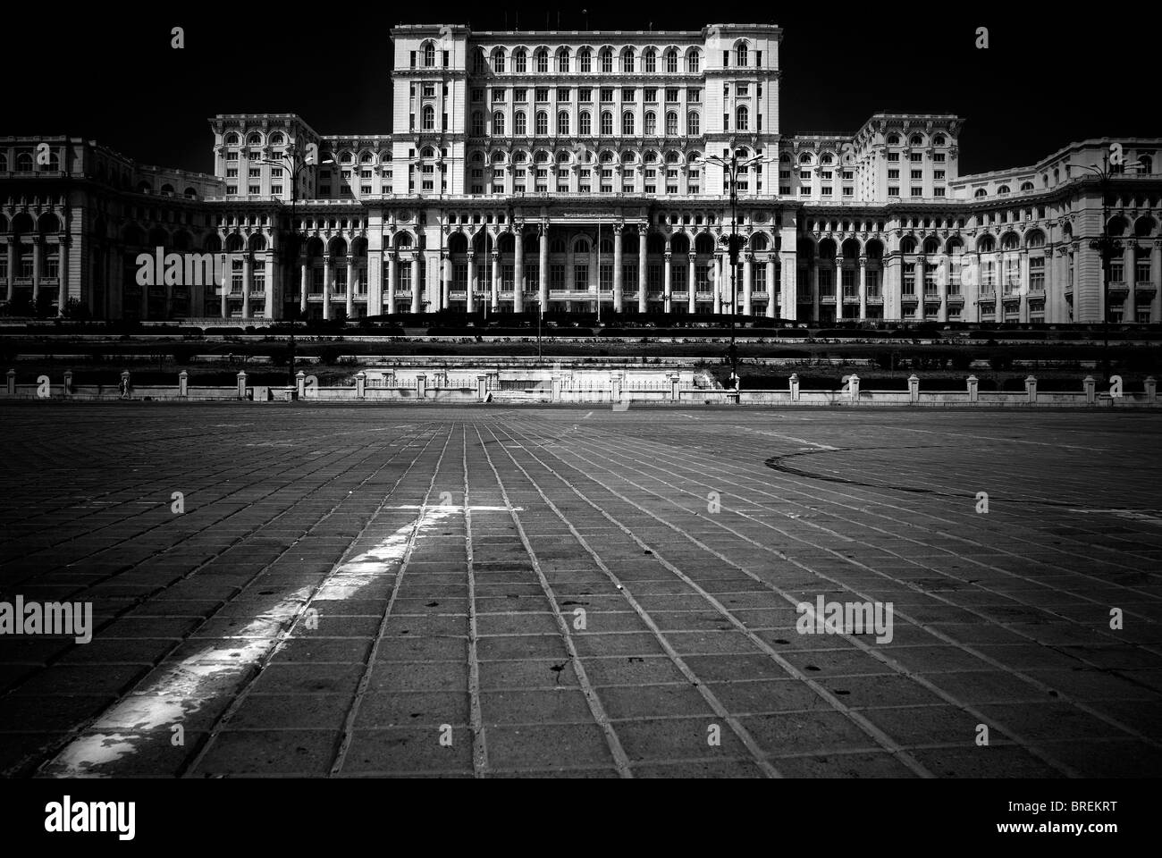 Bucarest maison de ceausescu Banque d'images noir et blanc - Alamy