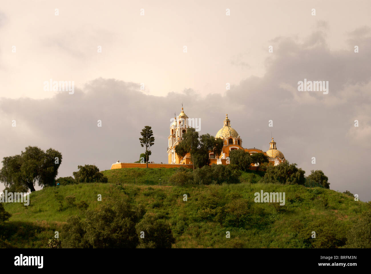 Santuario de Nuestra Señora de los Remedios église sur le haut de la ...