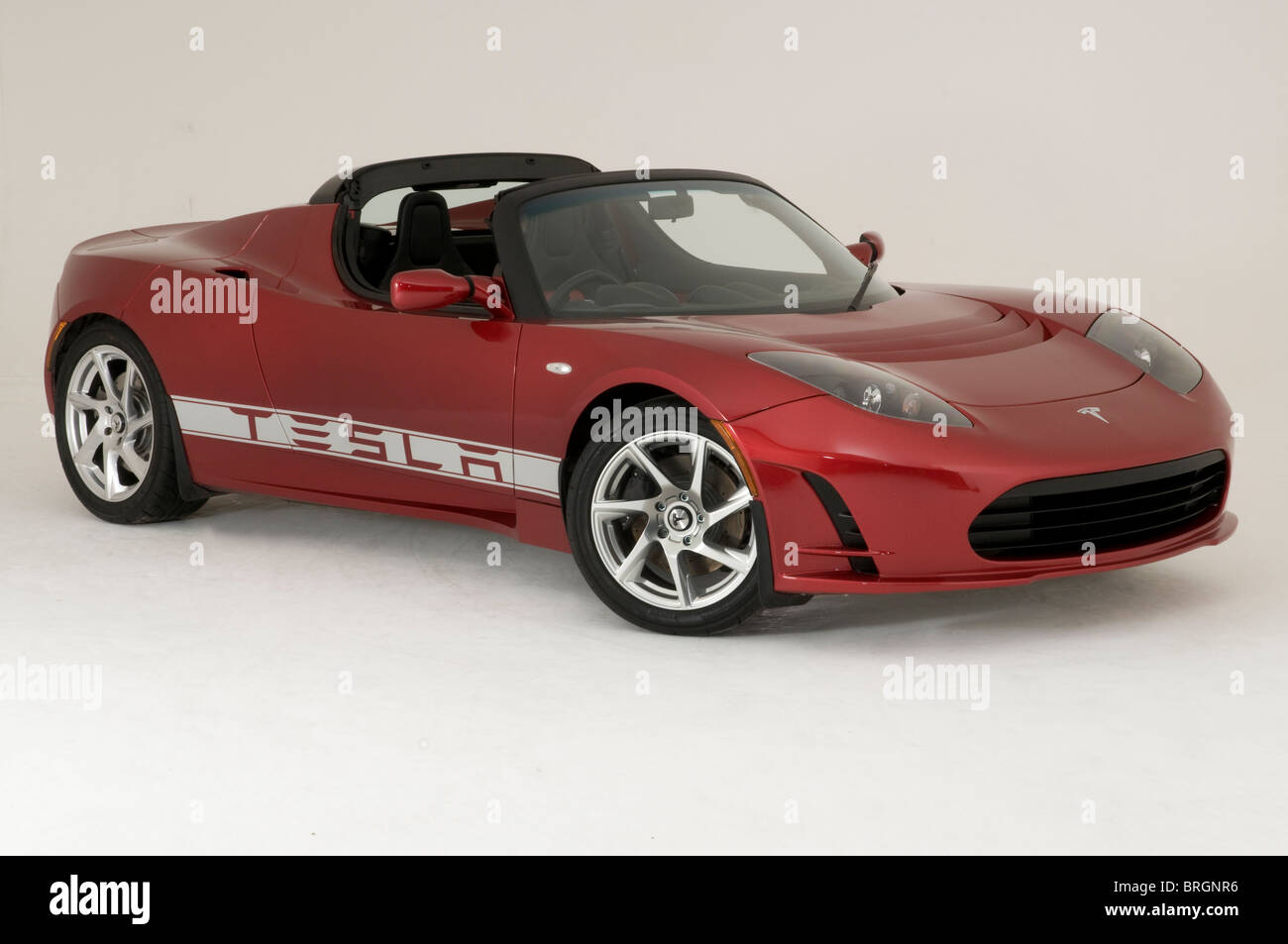 Tesla voiture rouge Banque de photographies et d’images à haute ...