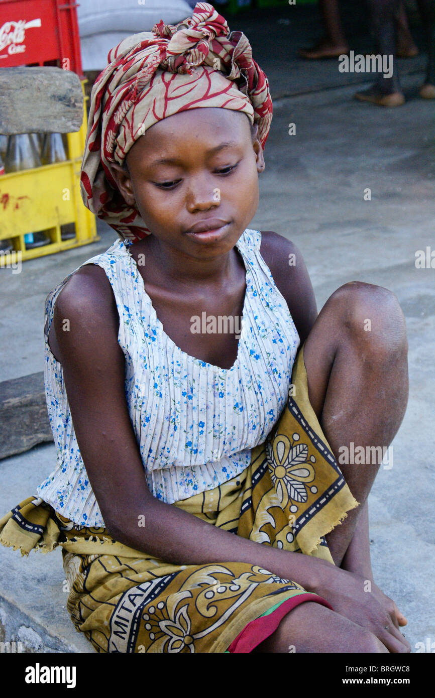 Habit traditionnel malgache Banque de photographies et d’images à haute ...
