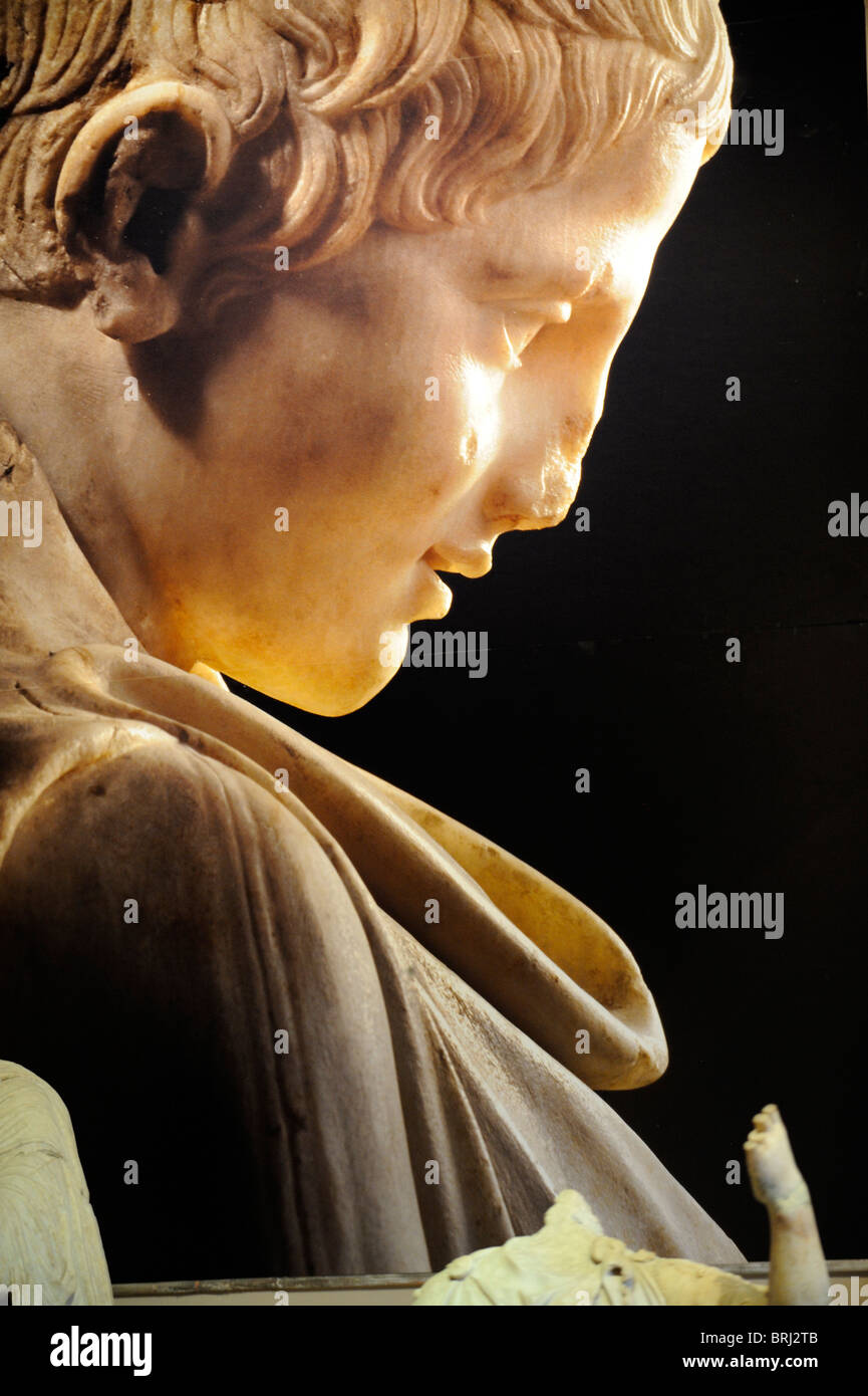 Ephebe statue Banque de photographies et d’images à haute résolution ...