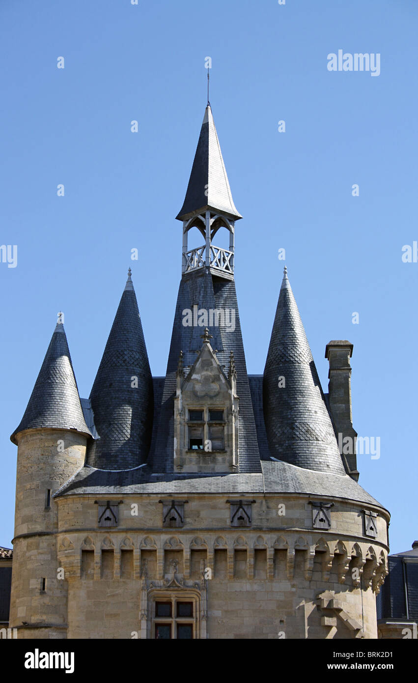 Toit Conique En Ardoise Banque d'image et photos - Alamy