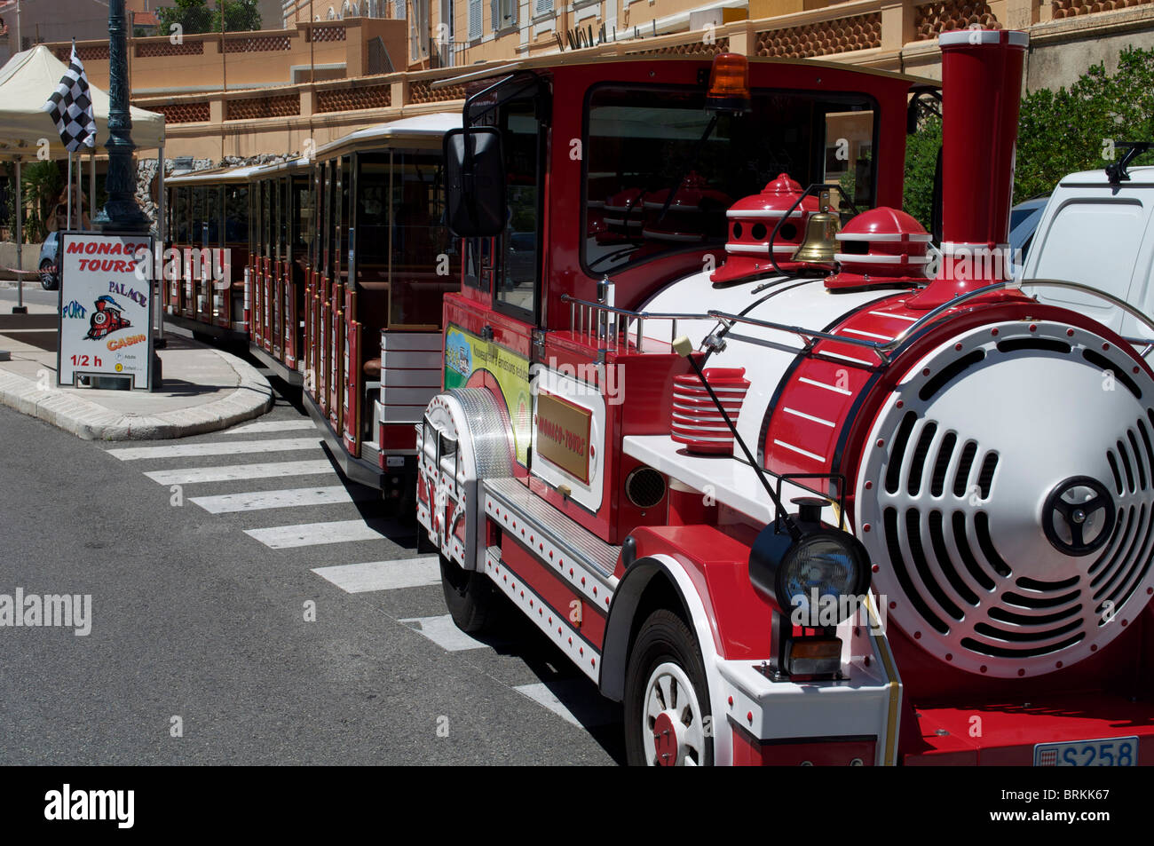 Train de bus Banque de photographies et d’images à haute résolution - Alamy