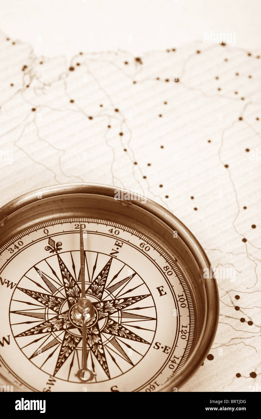 Carte du monde avec boussole Banque de photographies et d’images à ...