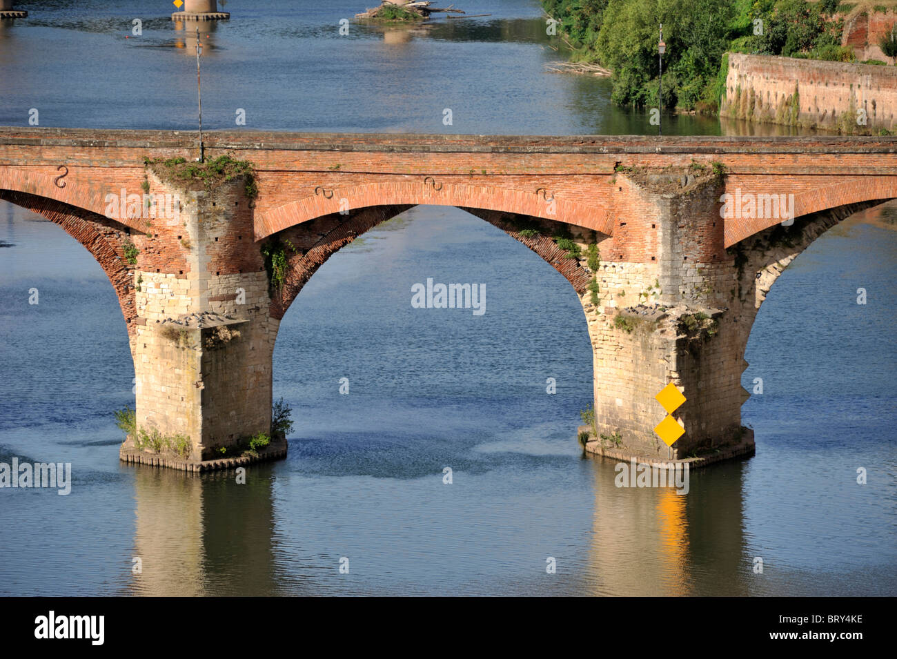 Vieux pont albi Banque de photographies et d’images à haute résolution ...