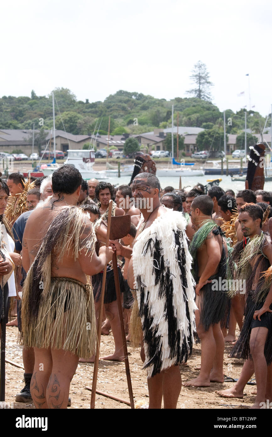 Guerrier maori haka Banque de photographies et d’images à haute ...