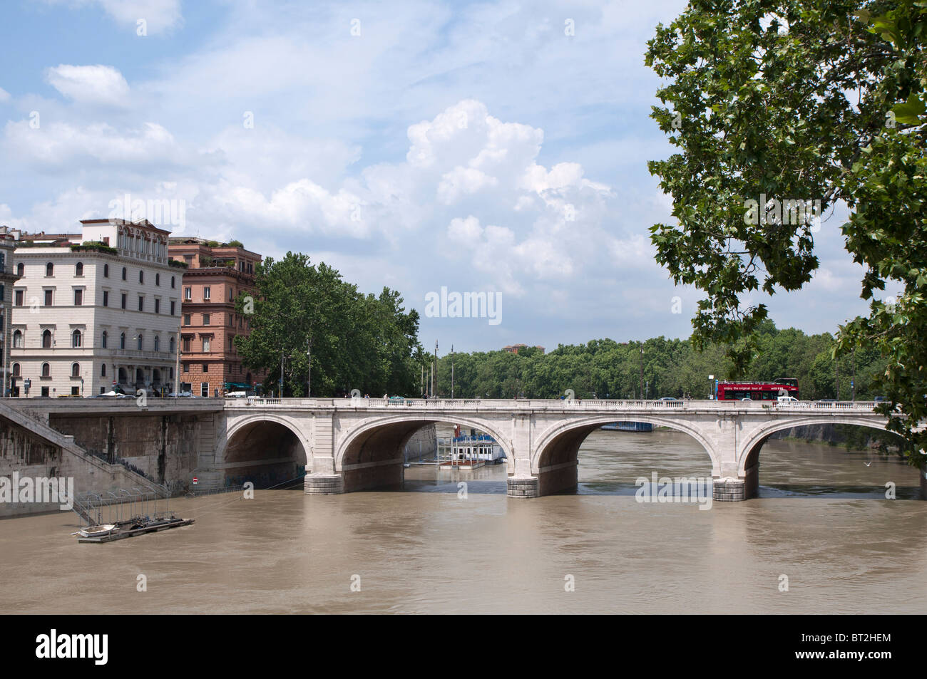 Umberto i bridge Banque de photographies et d’images à haute résolution ...