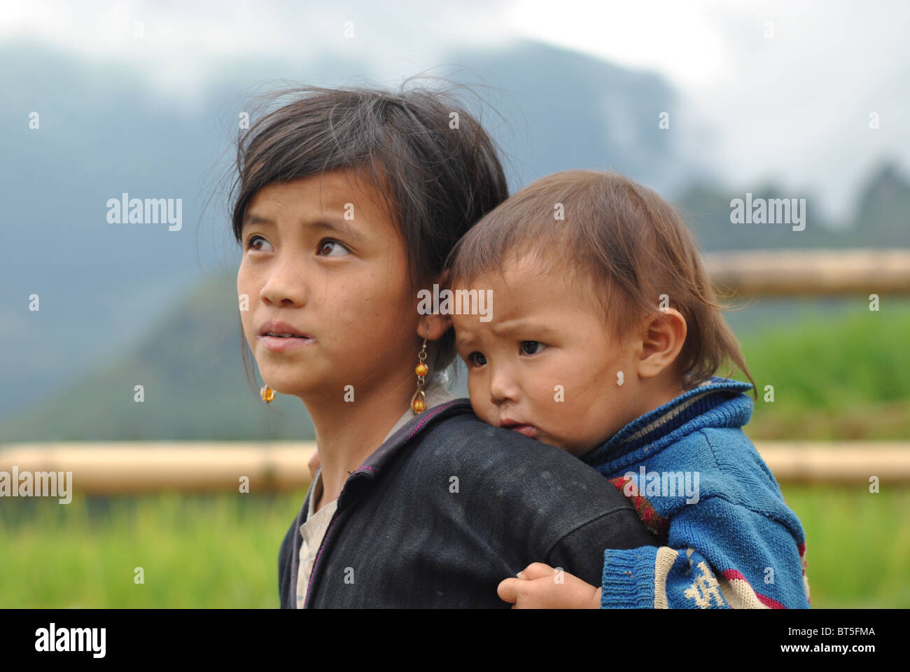 Tribal Girl Banque d'image et photos - Alamy