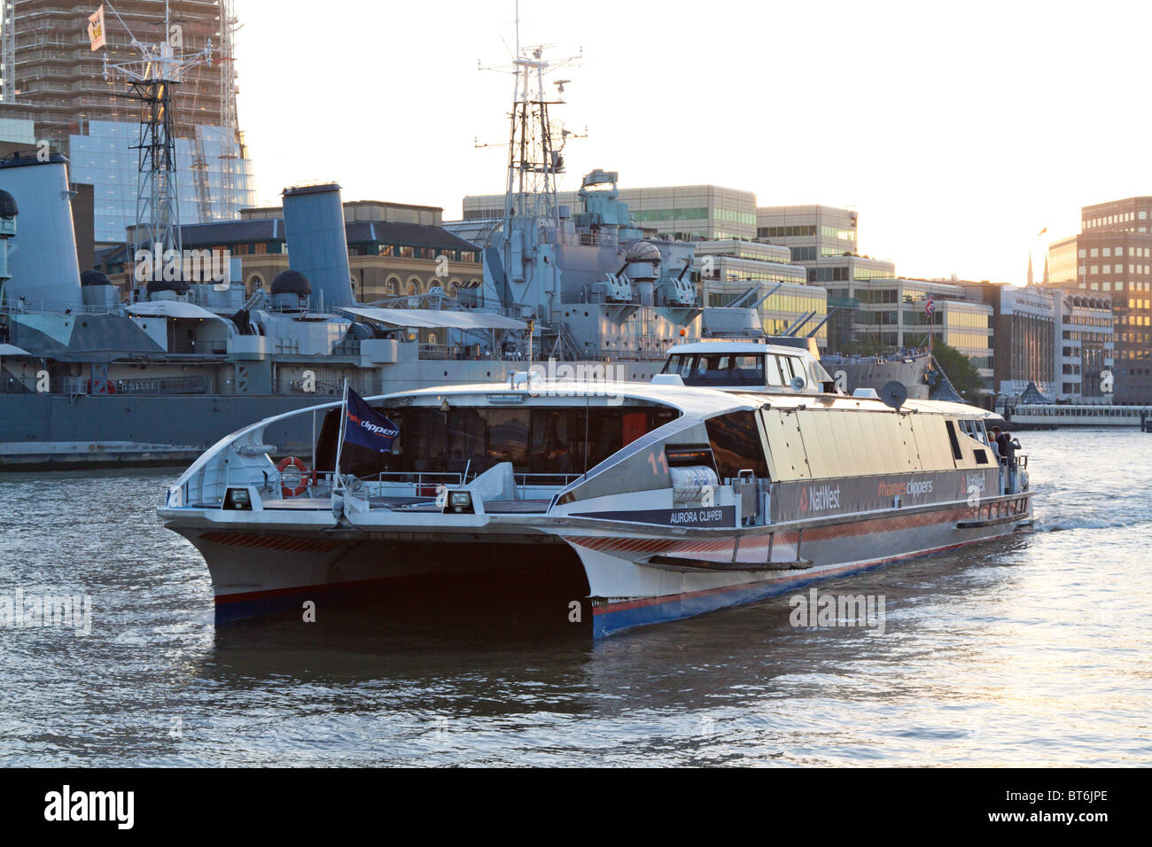 Bateau bus thames clipper Banque de photographies et d’images à haute ...