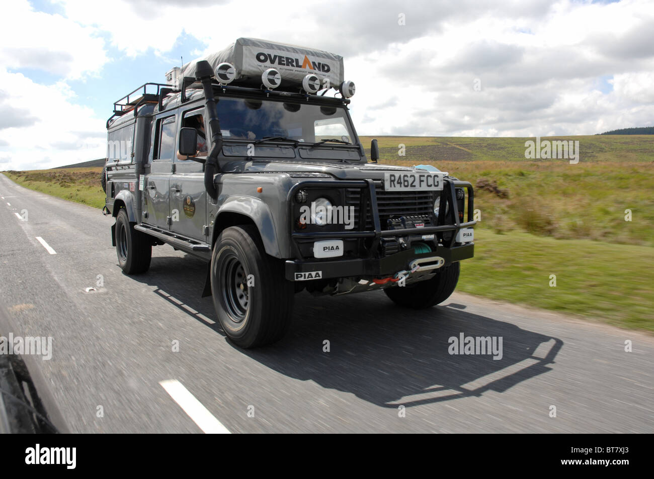 Land rover defender 130 1997 Banque de photographies et d’images à ...