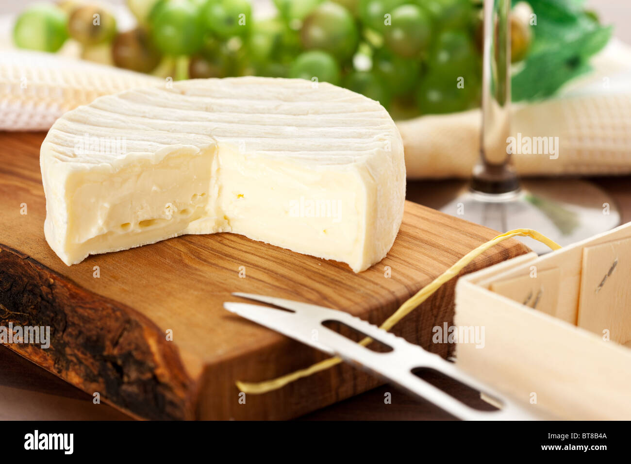 Camembert box Banque de photographies et d’images à haute résolution ...