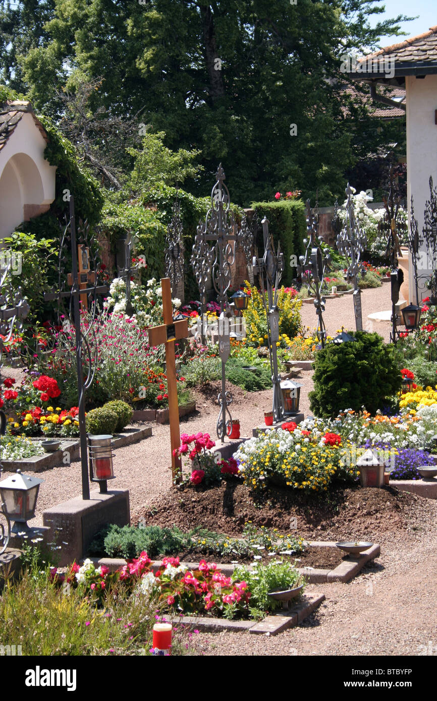Cimetière de l'Assunta sur le plateau du Renon, le Tyrol du Sud Photo ...