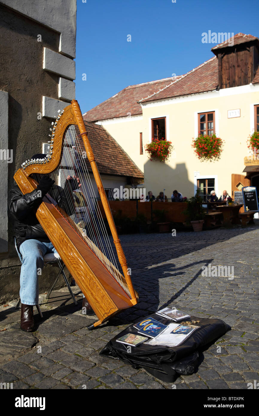 Joueur de harpe moyen age Banque de photographies et d’images à haute ...