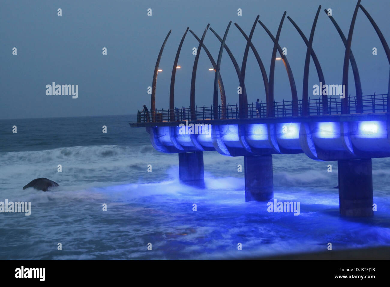 Architecture ultra moderne Banque de photographies et d’images à haute ...