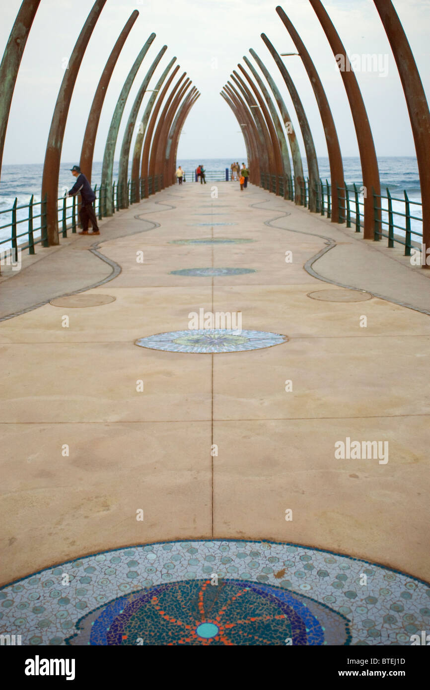 Architecture ultra moderne Banque de photographies et d’images à haute ...