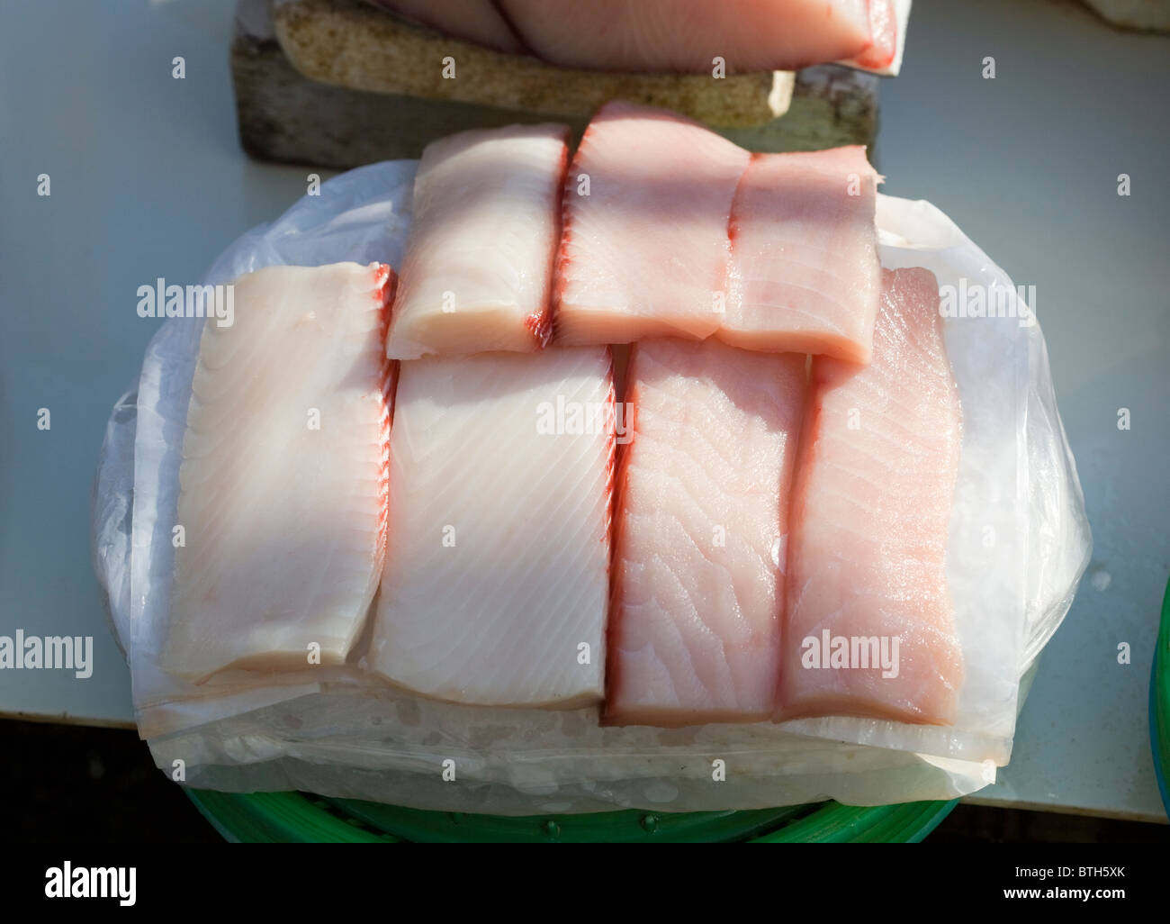 Viande de requin en vente à Jagalchi Seafood ou Fish Market Busan Corée ...
