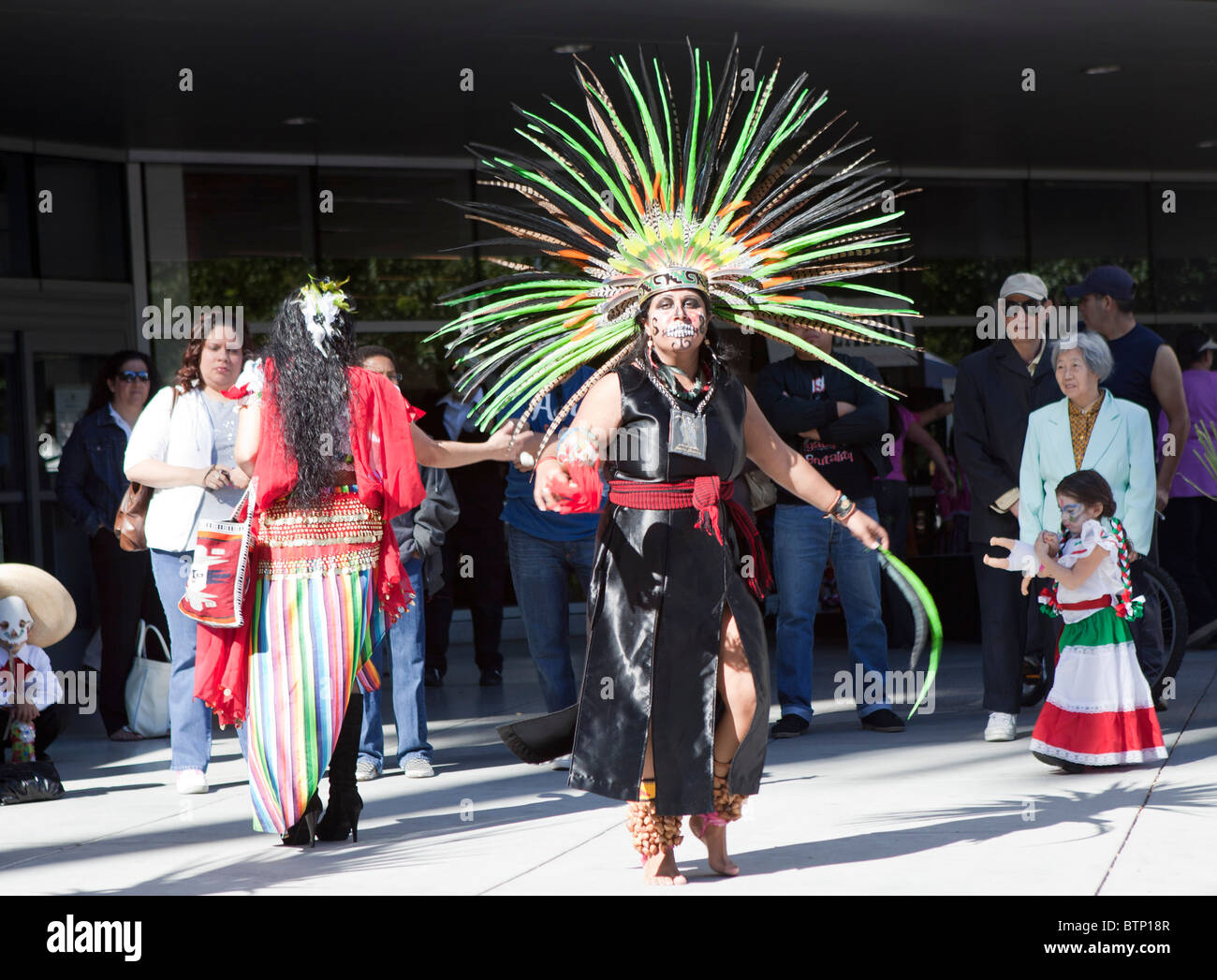 Aztec dancing Banque de photographies et d’images à haute résolution ...