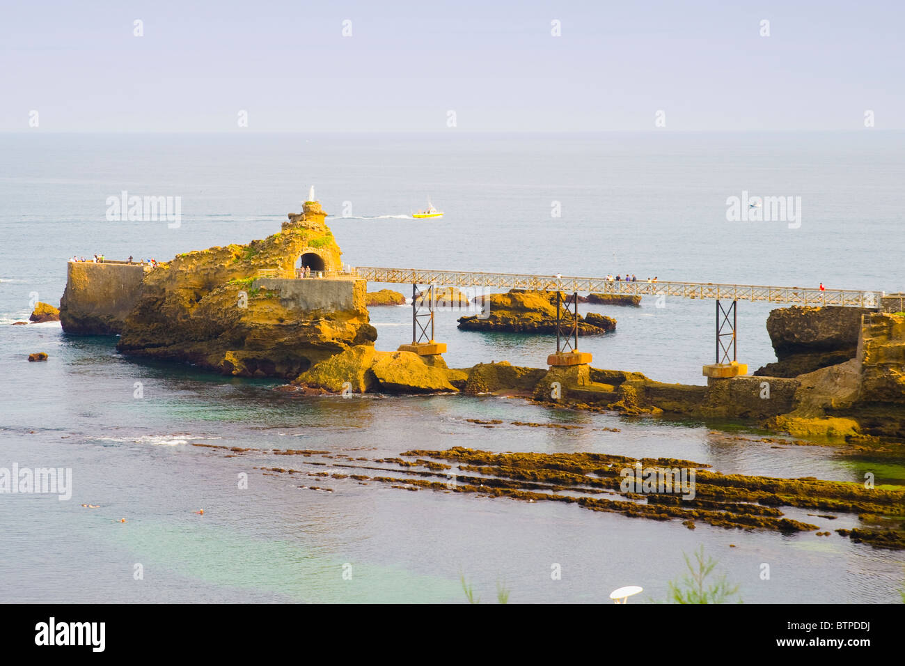 Rocher de la vierge biarritz Banque de photographies et d’images à haute résolution - Alamy