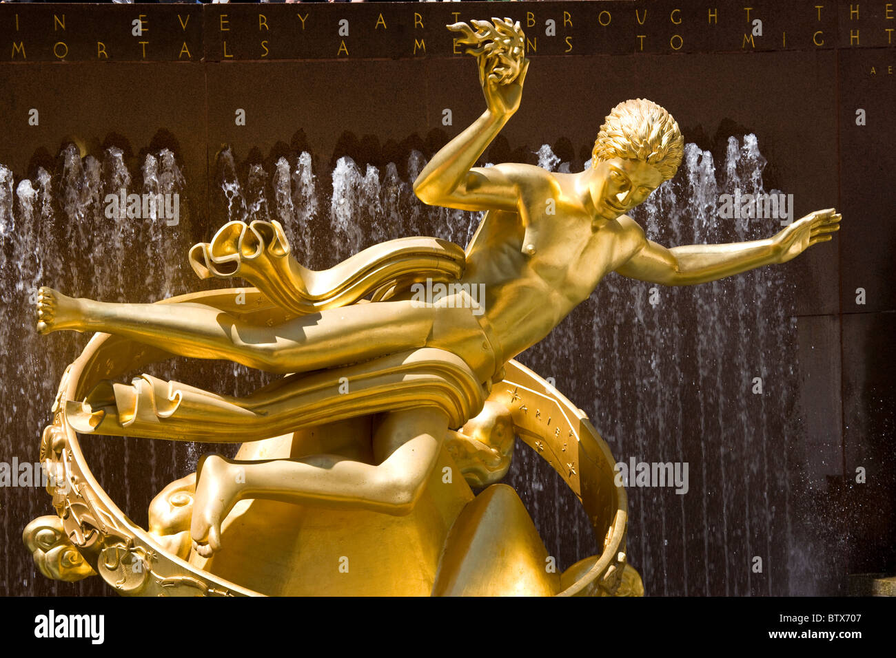 Titan statue Banque de photographies et d’images à haute résolution - Alamy