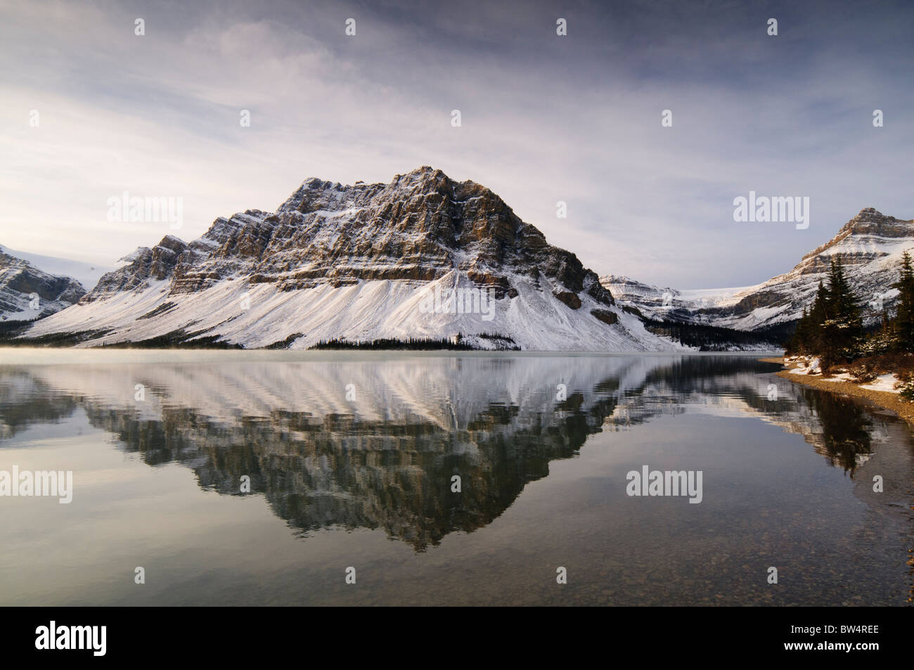 Le lac Bow, sur la Promenade des glaciers dans le parc national de ...