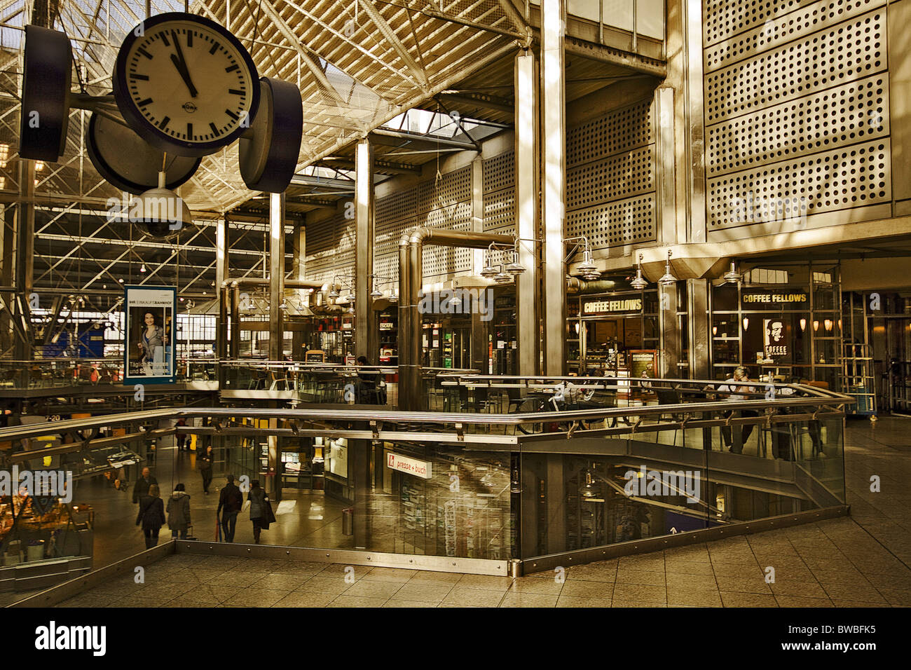 Atrium de la gare Banque de photographies et d’images à haute ...