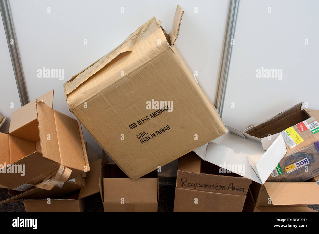 Emballage en carton fort fabriqué à Taïwan avec message patriotique mal ...