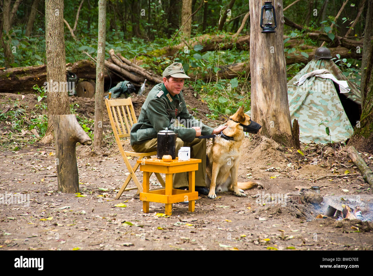 Ww2 german soldier dog Banque de photographies et d’images à haute ...