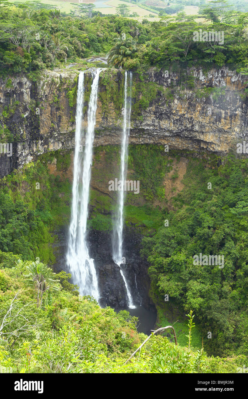 Cascade de Chamarel, la plus haute de l'Ile Maurice à environ 100 ...