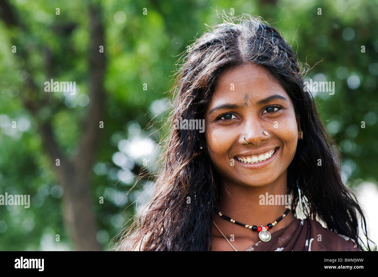 Indian girl with washed hair Banque de photographies et d’images à ...