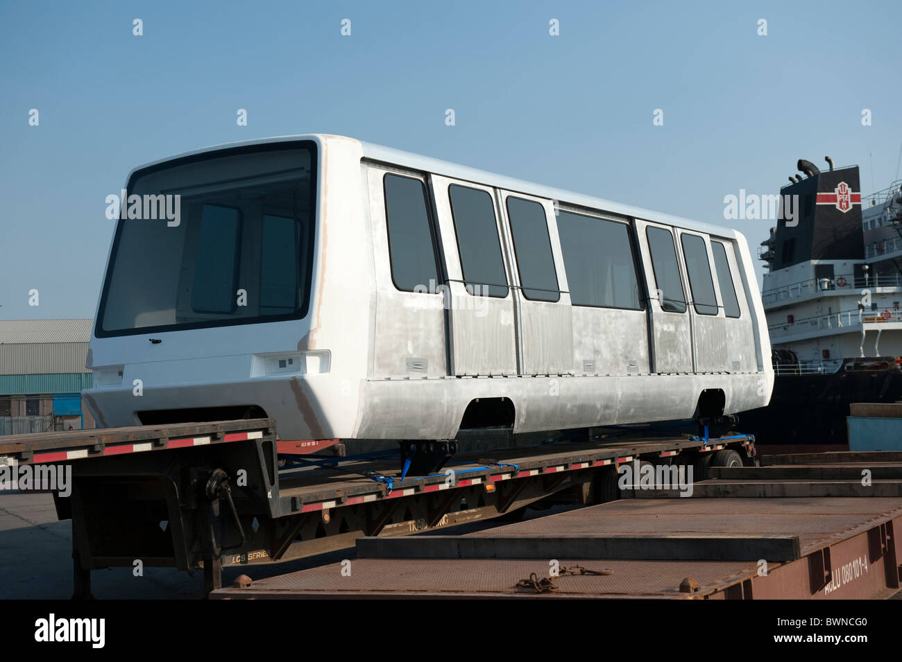 Chariot monorail sur remorque Photo Stock - Alamy