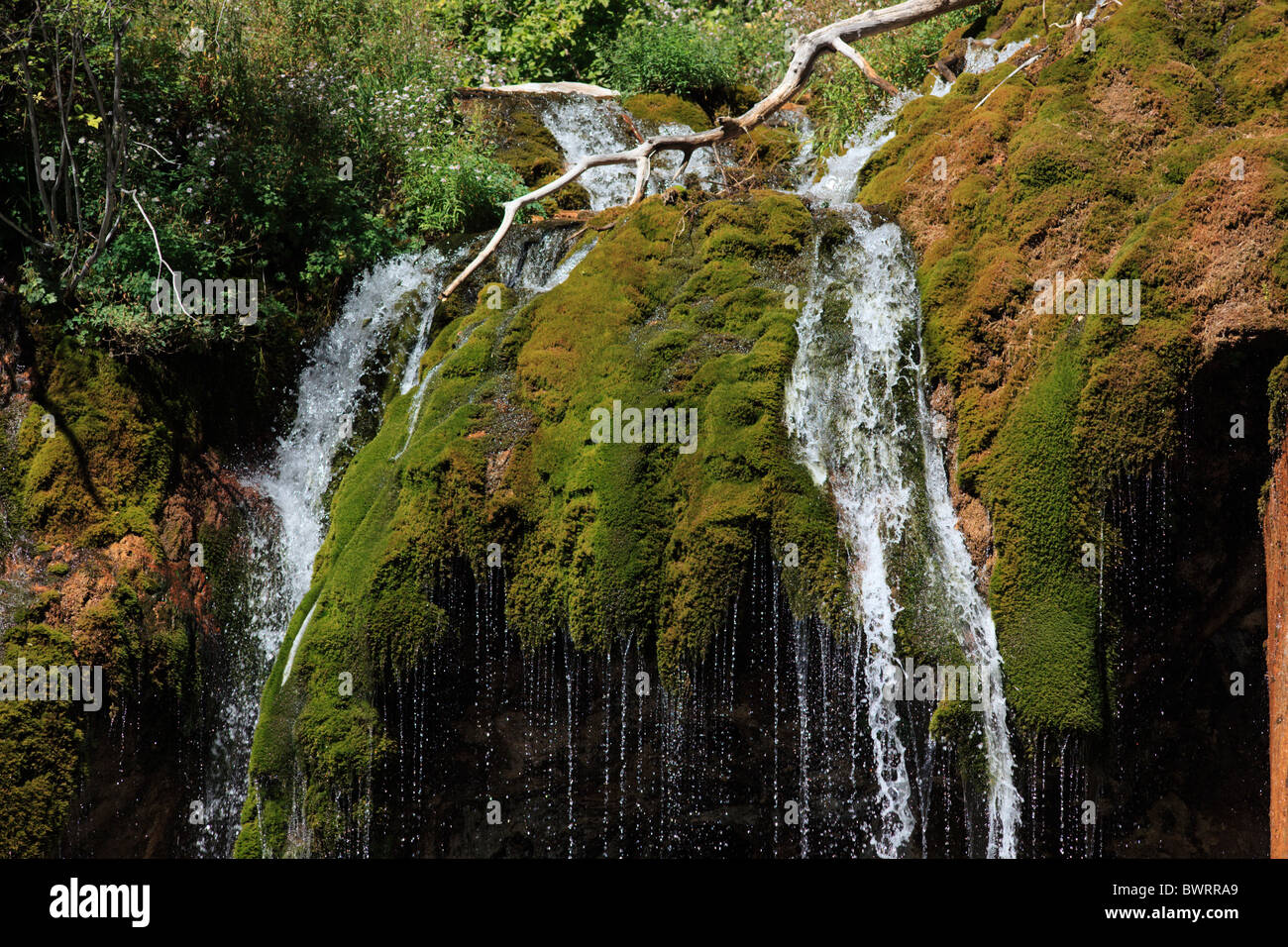 Cascades lac suspendu Banque de photographies et d’images à haute ...