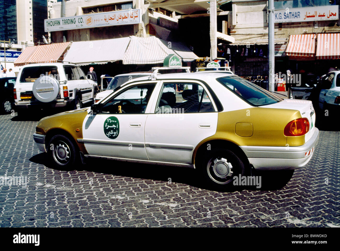 Taxi abu dhabi uae Banque de photographies et d’images à haute ...