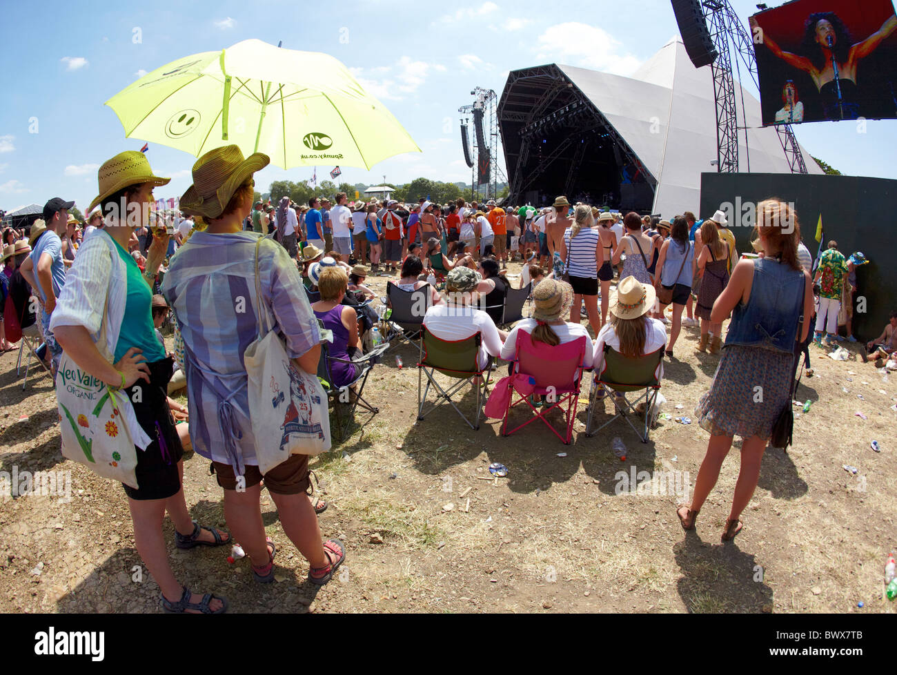 Pyramide de personnes Banque de photographies et d’images à haute ...