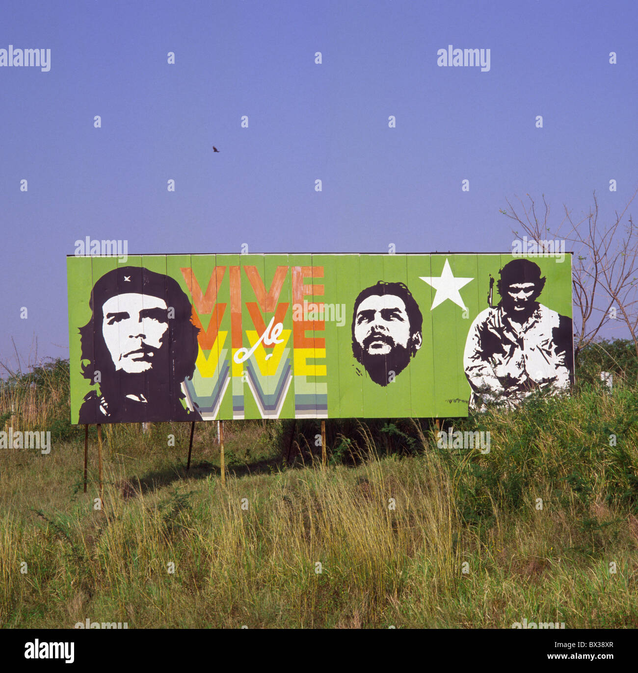 Che Guevara affiche de propagande du communisme l'icône bouclier signe ...