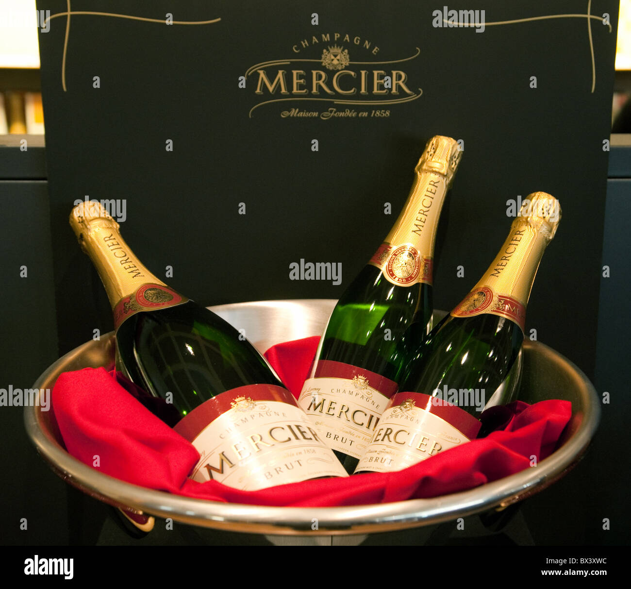 Bouteilles de champagne mercier Champagne Mercier, maison, Avenue de ...