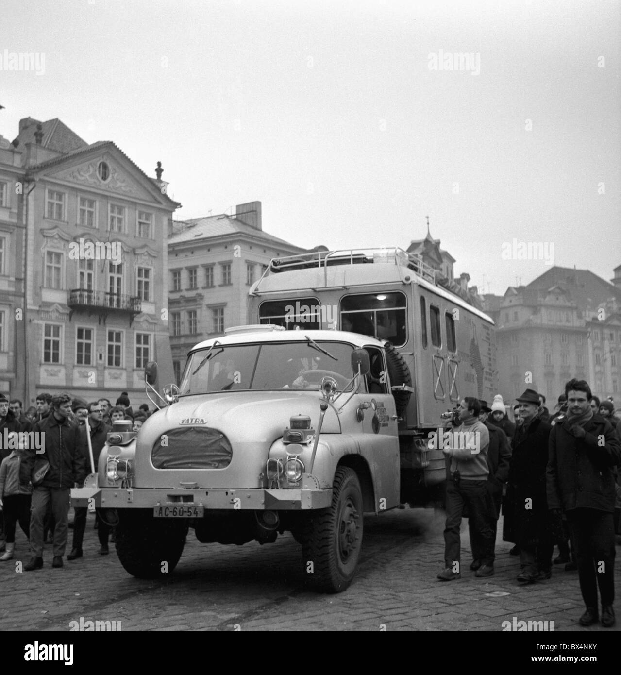 Old tatra truck Banque d'images noir et blanc - Alamy