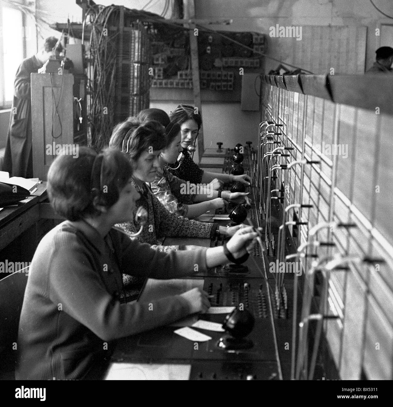 Opérateurs téléphoniques Banque de photographies et d’images à haute ...
