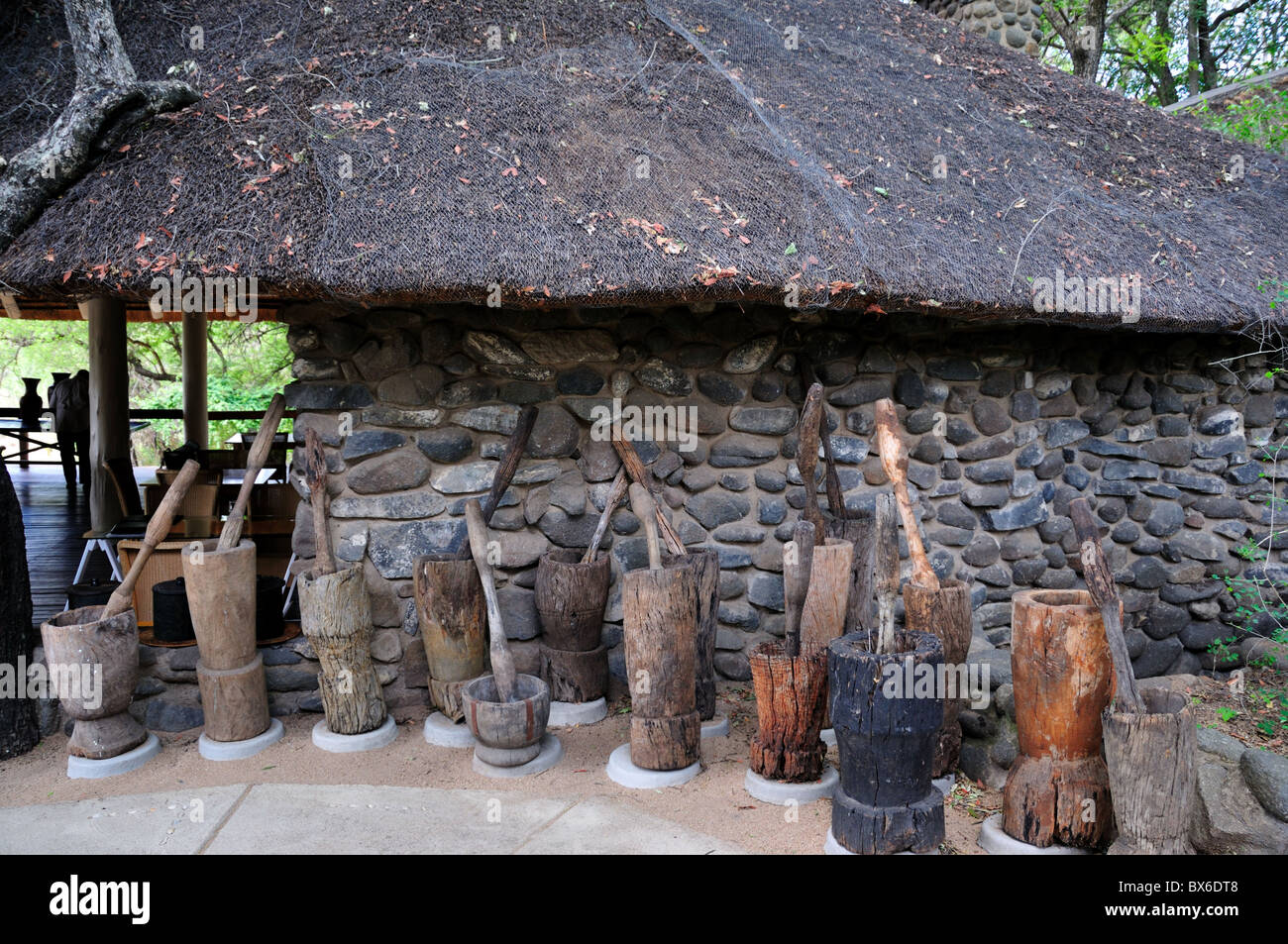 African traditional tools Banque de photographies et d’images à haute ...