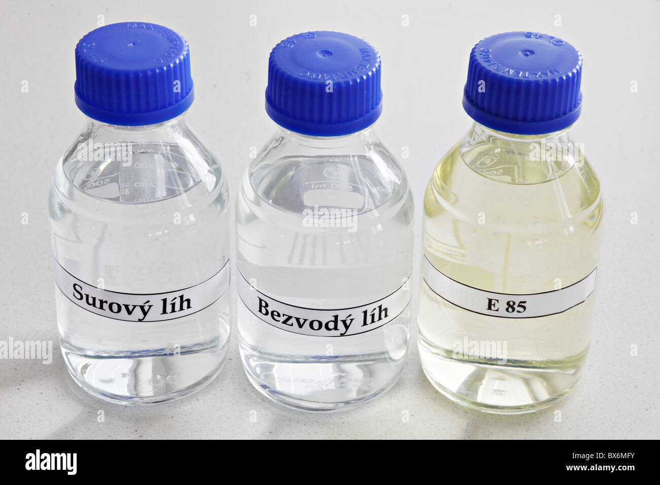 L'alcool, l'alcool absolu, l'éthanol E85, flacon, échantillon Photo ...