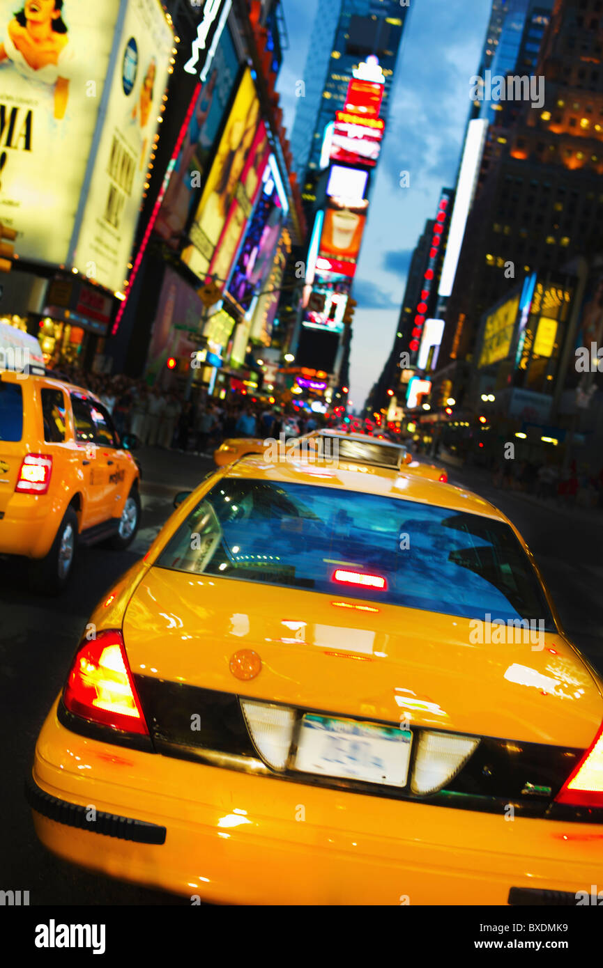 Time square new york taxi Banque de photographies et d’images à haute ...