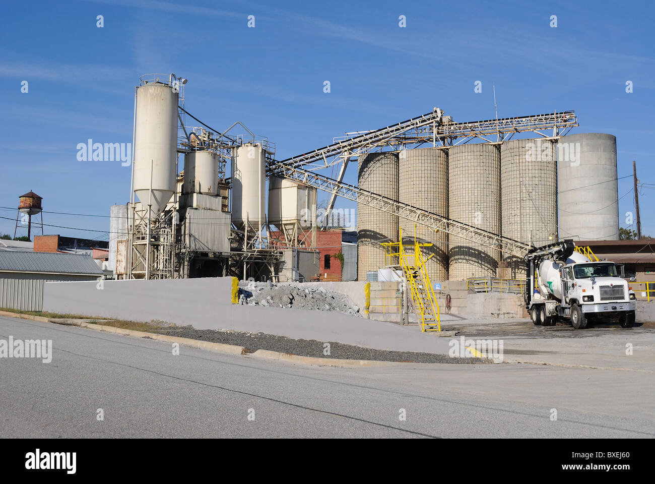 Cement plant Banque de photographies et d’images à haute résolution - Alamy