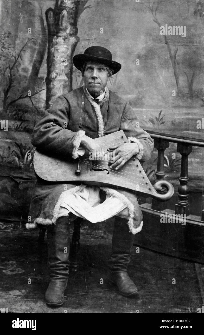 Cithare traditionnelle Banque de photographies et d’images à haute ...