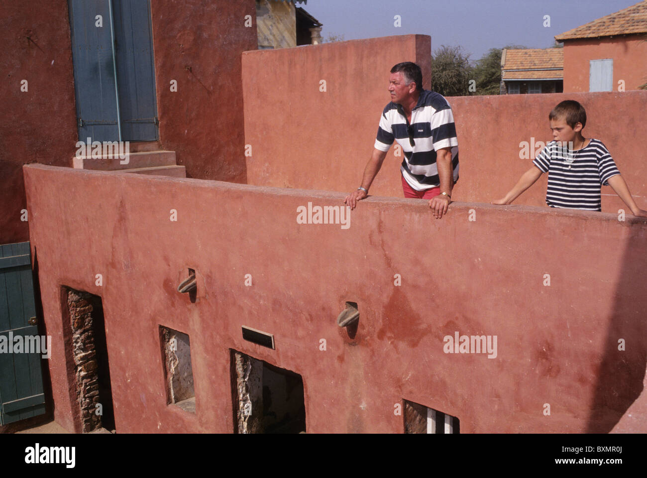 Visiteurs ' esclaves domestiques' ( 18ème siècle ) l'île de Gorée ...