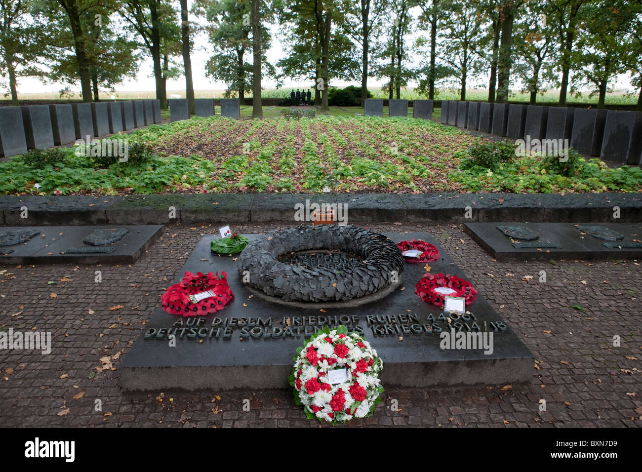 Cimetière Allemand De Langemark Banque d'image et photos - Alamy