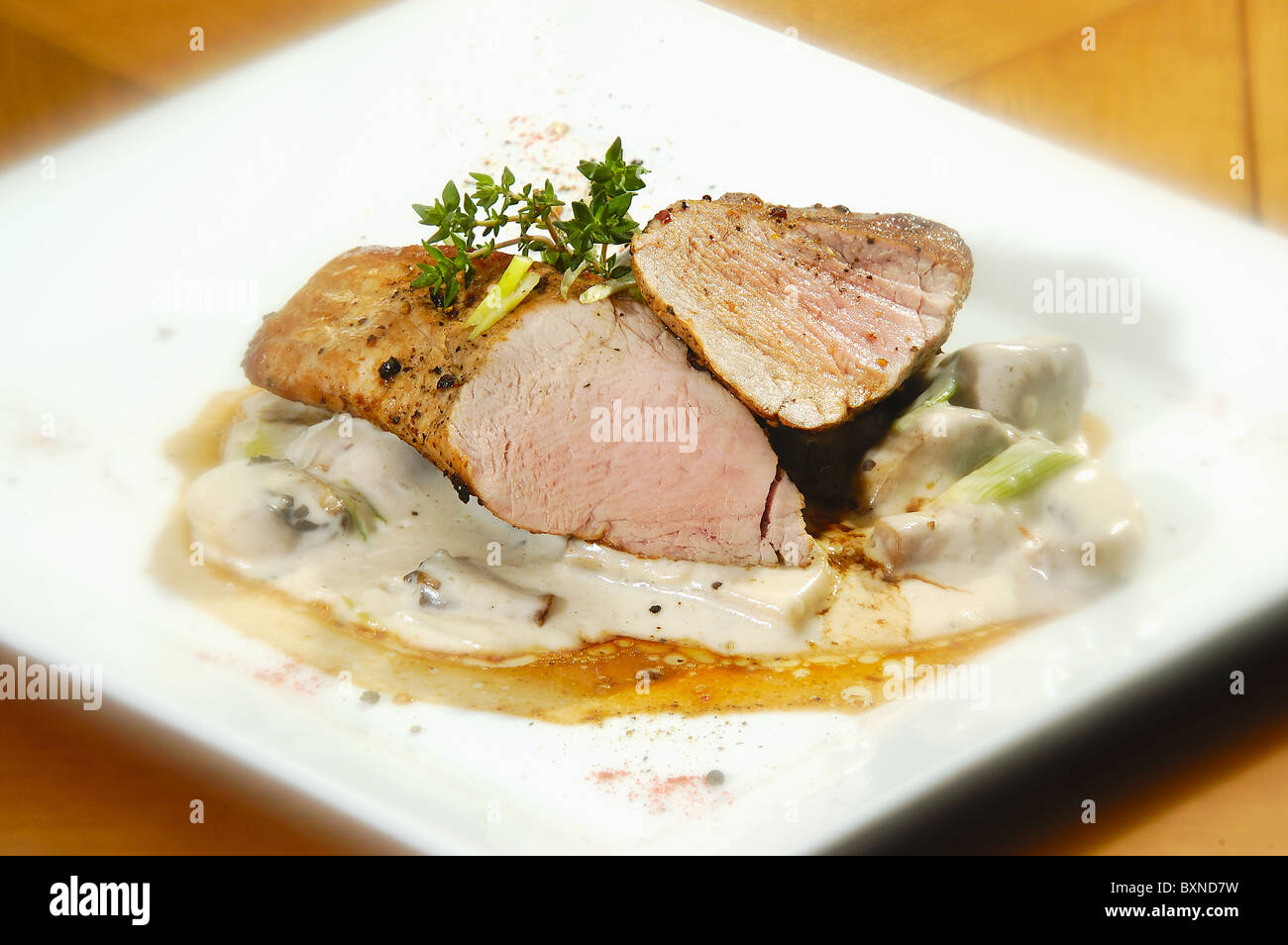 Filet de porc sauce aux champignons Banque de photographies et d’images ...