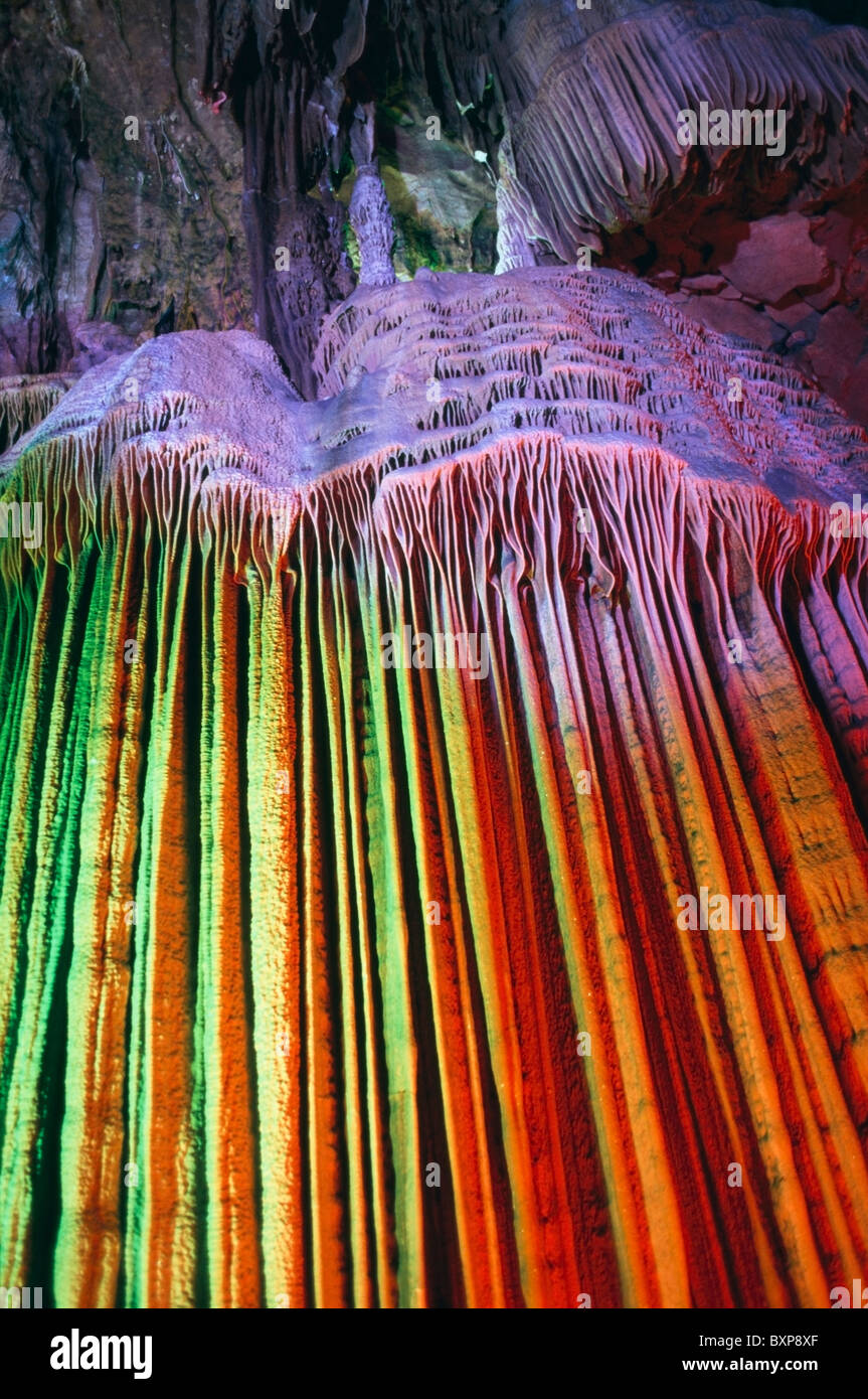 Reed flute caves in guilin Banque de photographies et d’images à haute ...