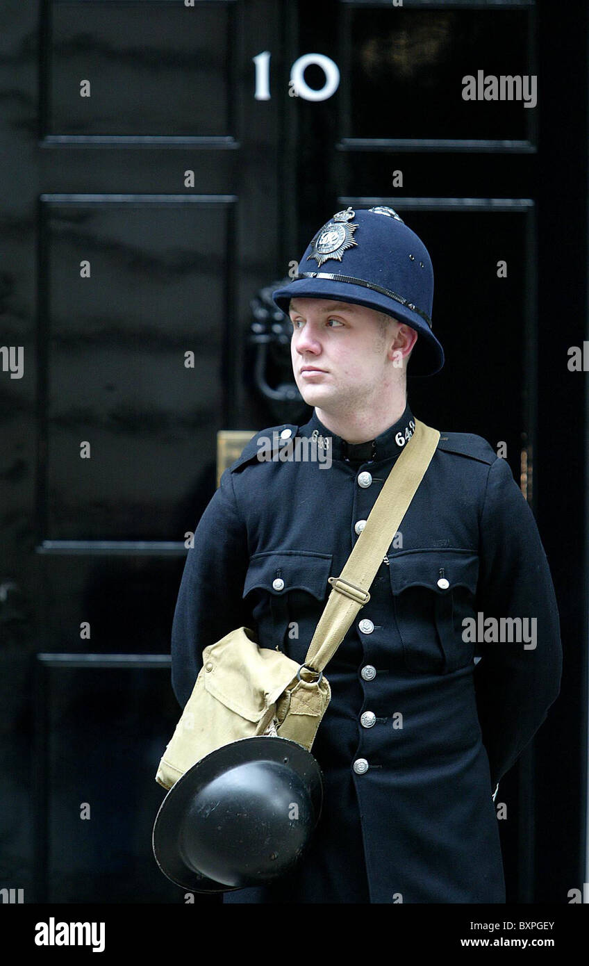 1940s Policeman Banque d'image et photos - Alamy