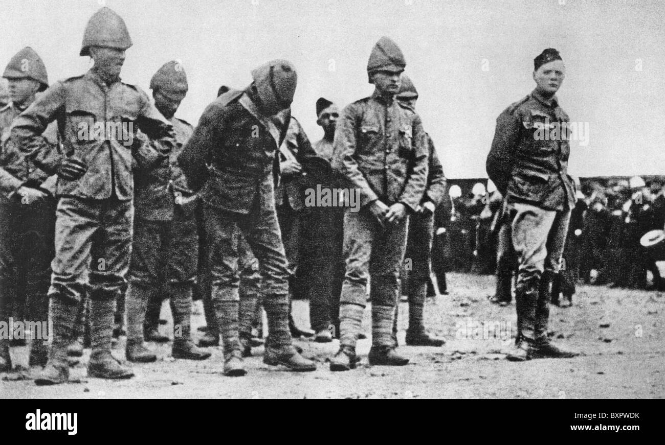 WINSTON CHURCHILL en tant que prisonnier des Boers avec les troupes ...