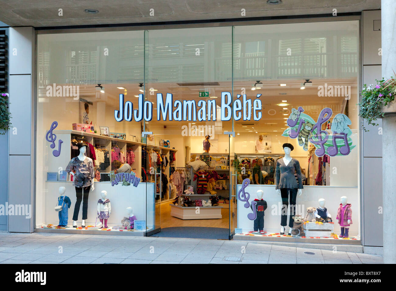 Bebe logo Banque de photographies et d’images à haute résolution - Alamy